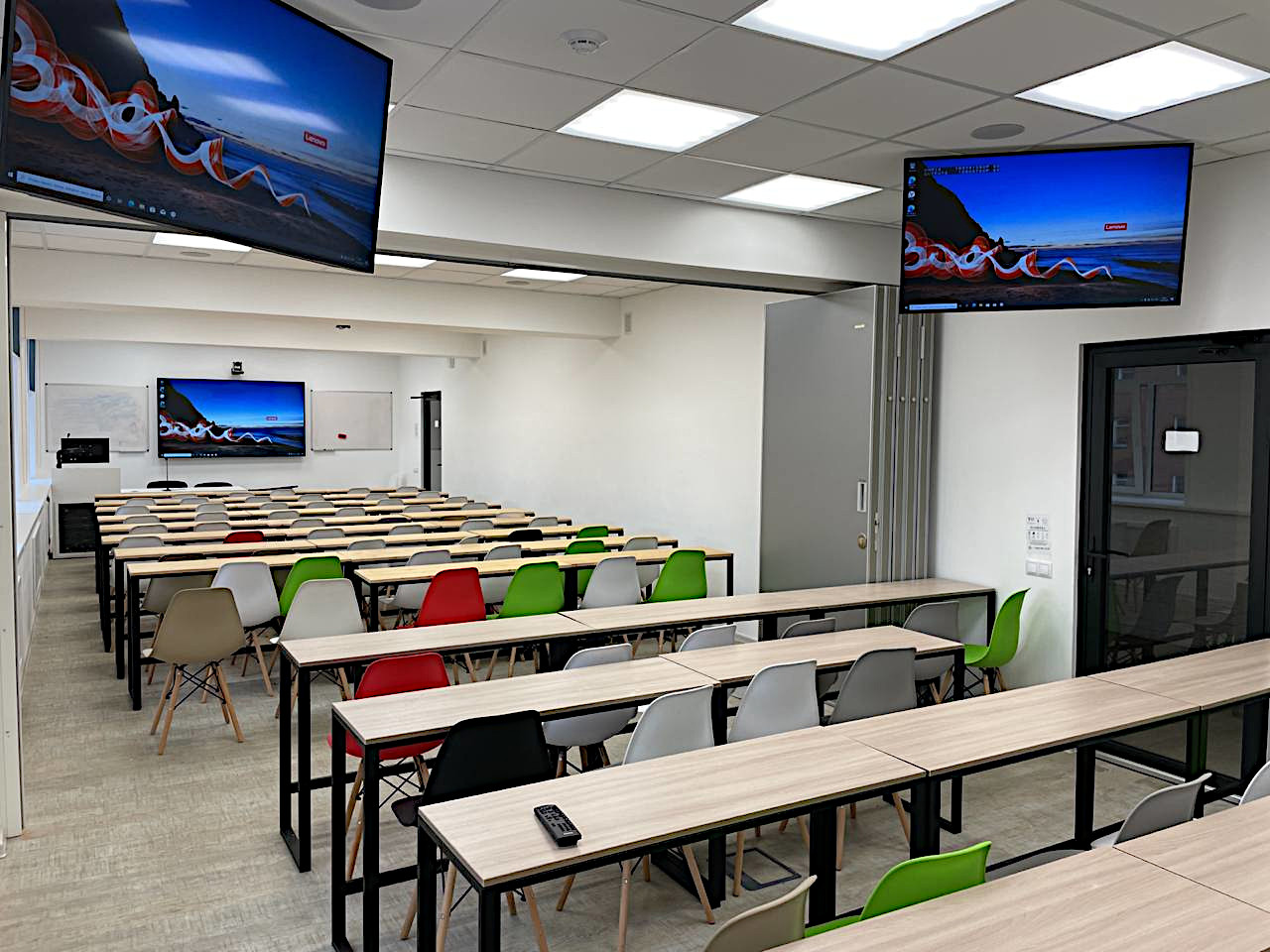 Мультимедийная аудитория — Extend